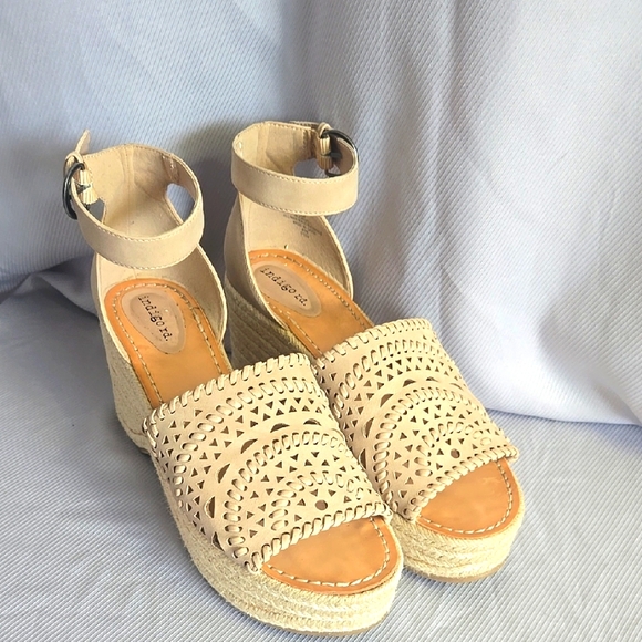 Indigo | Shoes | Indigo Cream Wedge Shoes With Opentoe Design And Natural Fiber Sole | Poshmark